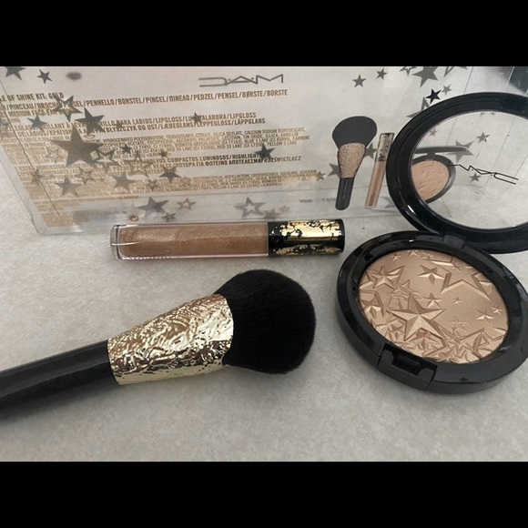 MAC Cosmetics | Makeup | Mac Highlighter Kit | Poshmark